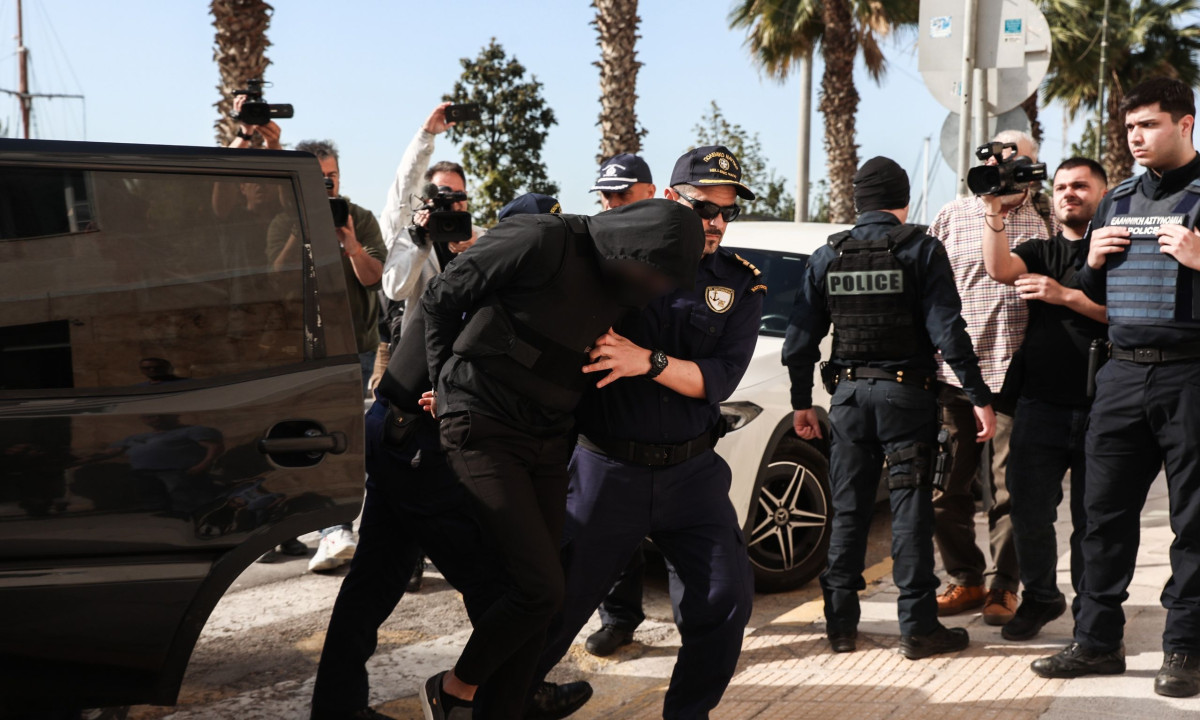 Άγιος Δημήτριος: Στο Ναυτοδικείο ο καθ'ομολογίαν δολοφονός του 27χρονου ...