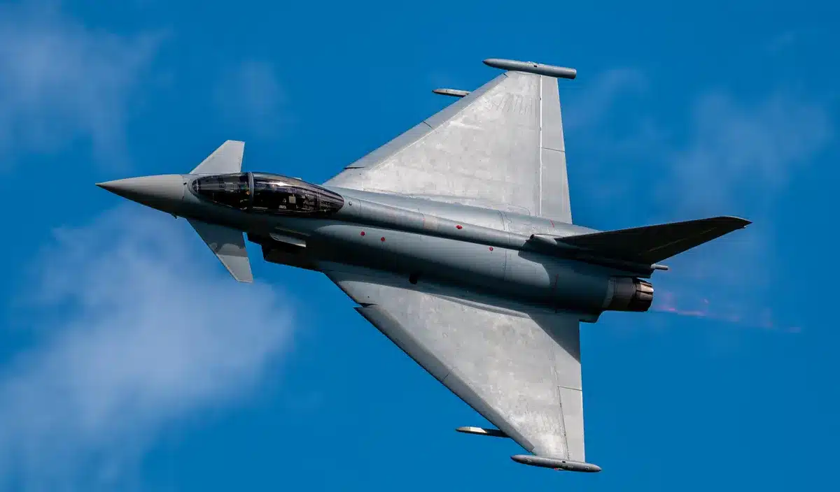 « Pas l’autorisation d’intervenir » : des pilotes d’Eurofighter ...
