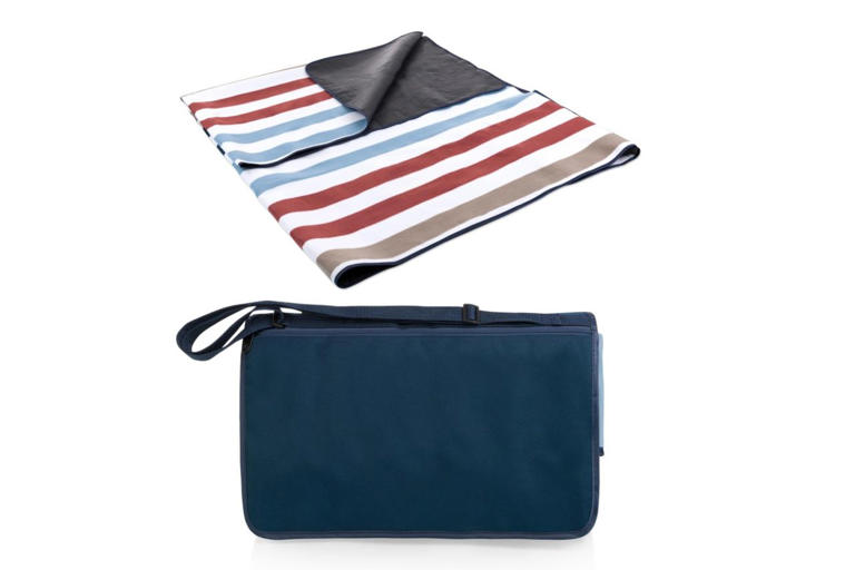 15 outdoor essentials that’ll level up any picnic, soccer game, or ...