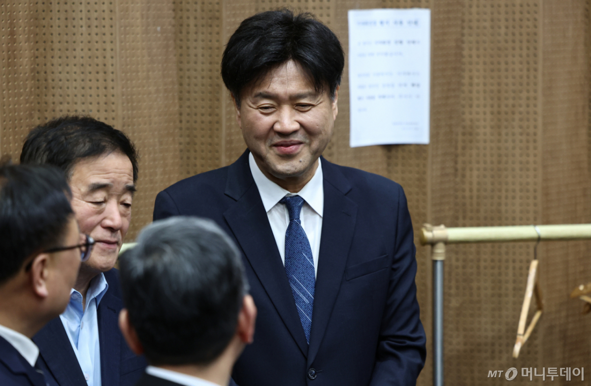 김용 '컷오프' 수용에…與의원들 "마음 아프다, 선당후사 높이 평가"