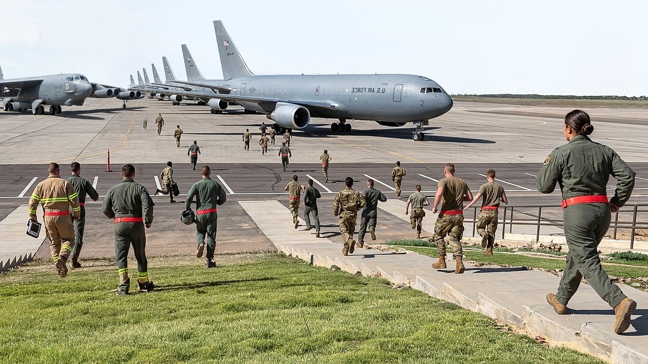 How US Air Force pilots rush to their massive aircraft during red alert