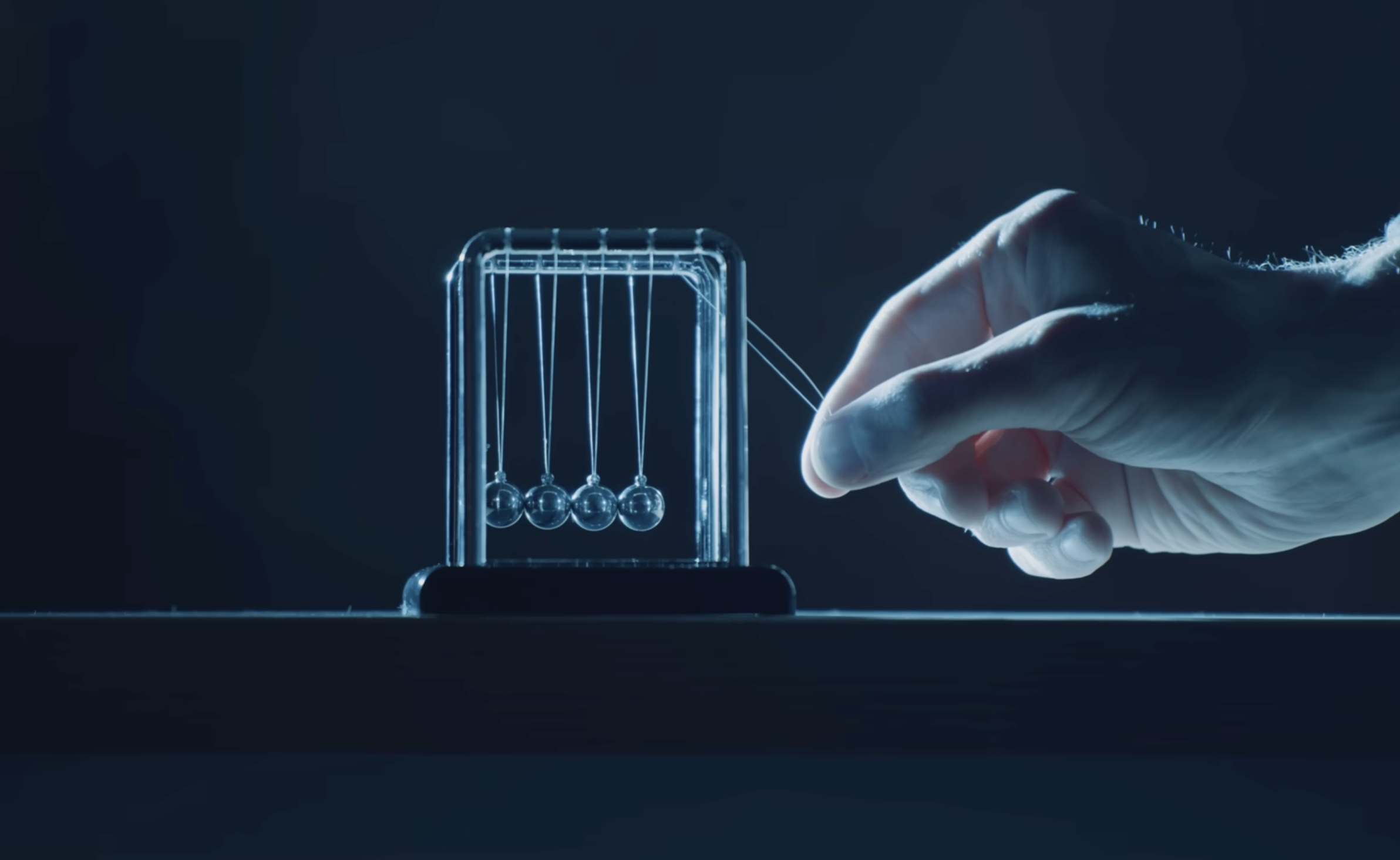 Newton’s cradle doesn’t work the way you think