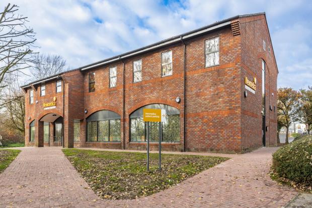 Oxfordshire women urged to prioritise eye health this April