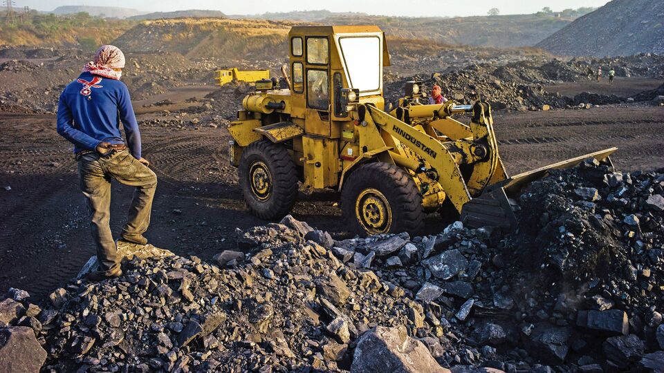 Coal India share price jumps over 4% after Q4 results. Should you buy ...