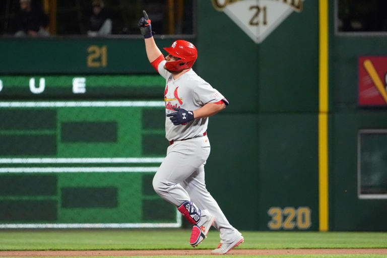 Cards get consecutive HRs, 2-run double in 9th and top Pirates 4-2 ...