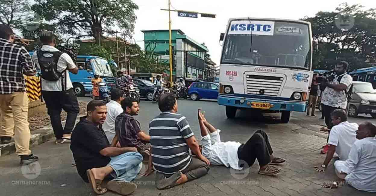 HC takes suo motu case against hartal violence across Kerala