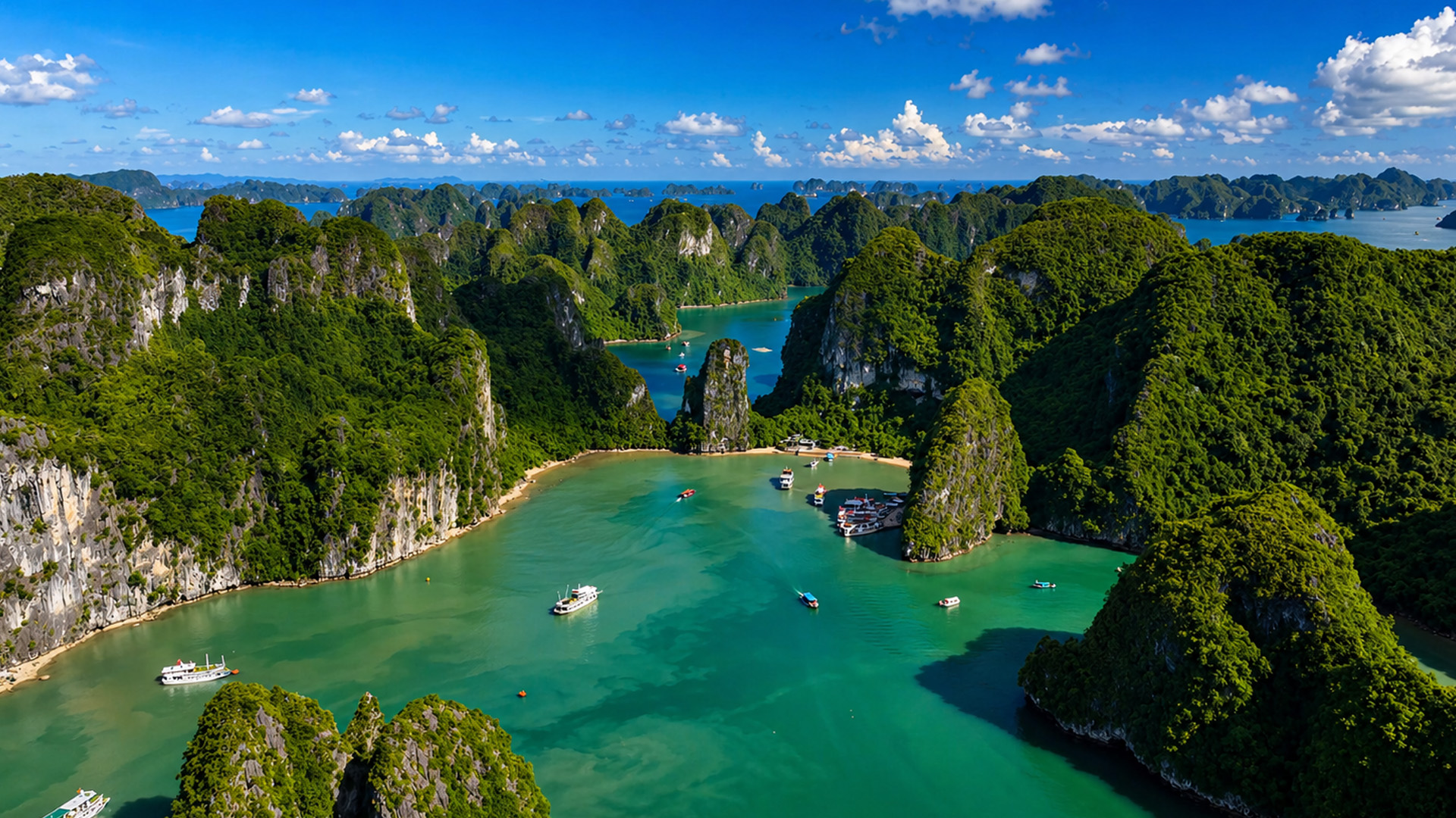 পাহাড়ের গভীরে লুকানো এক প্রাকৃতিক বন্দর