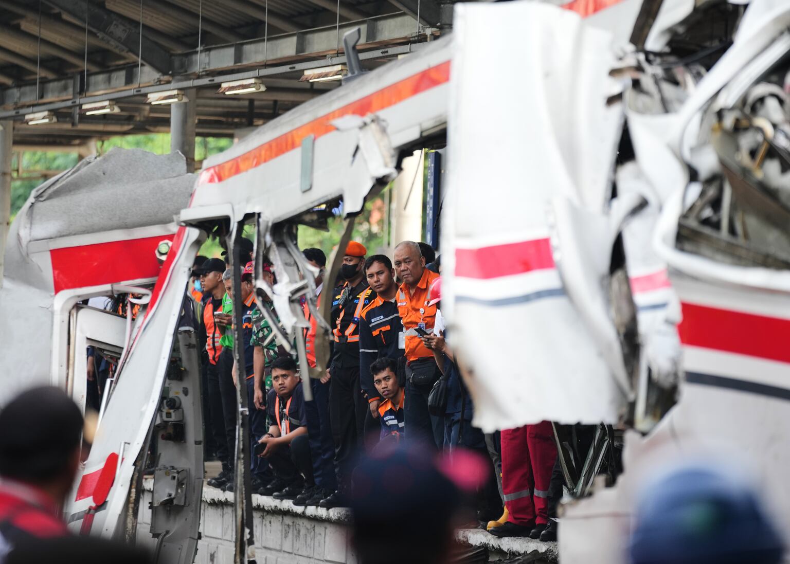 Train crash in Indonesia leaves 14 women dead
