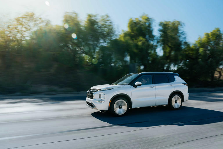 The Mitsubishi Outlander went from basic to luxury—and costs less than ...
