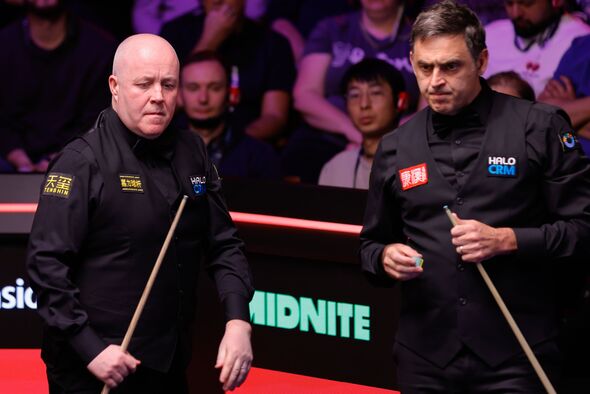 Stephen Hendry 'can't say what I want to say' during BBC snooker commentary