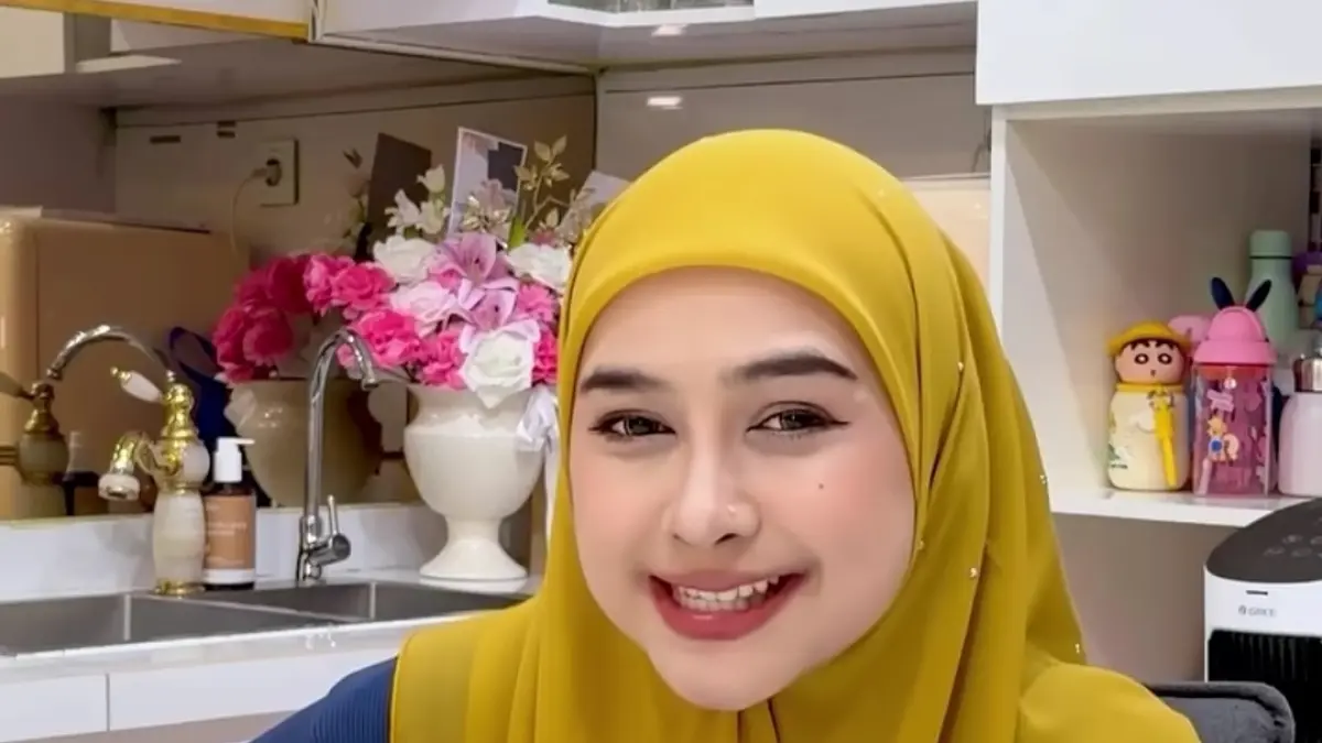 Benarkah biaya operasi hidung Ria Ricis capai ratusan juta rupiah?
