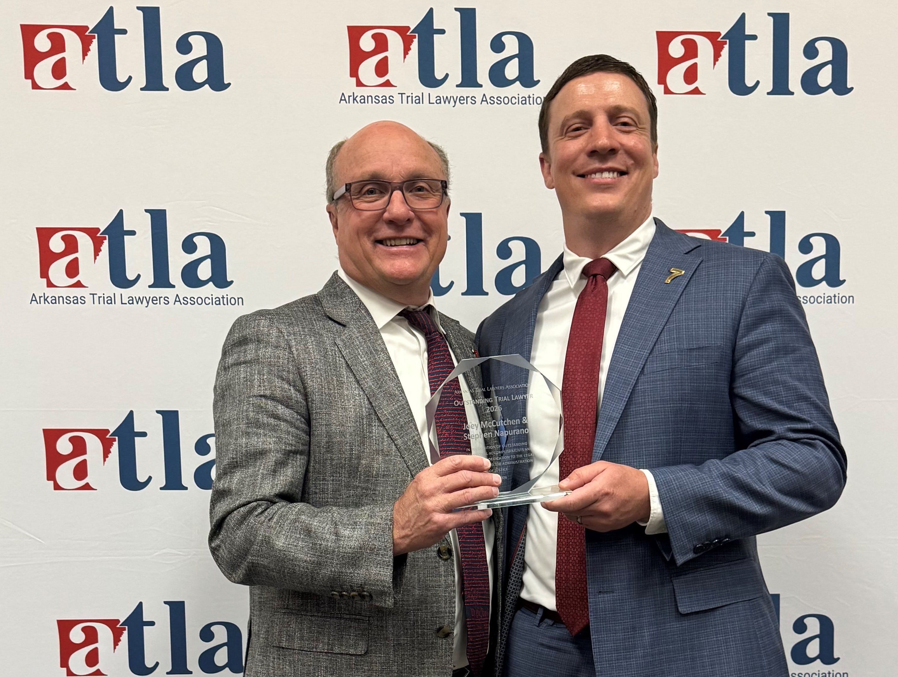 McCutchen, Napurano win Arkansas trial lawyer award