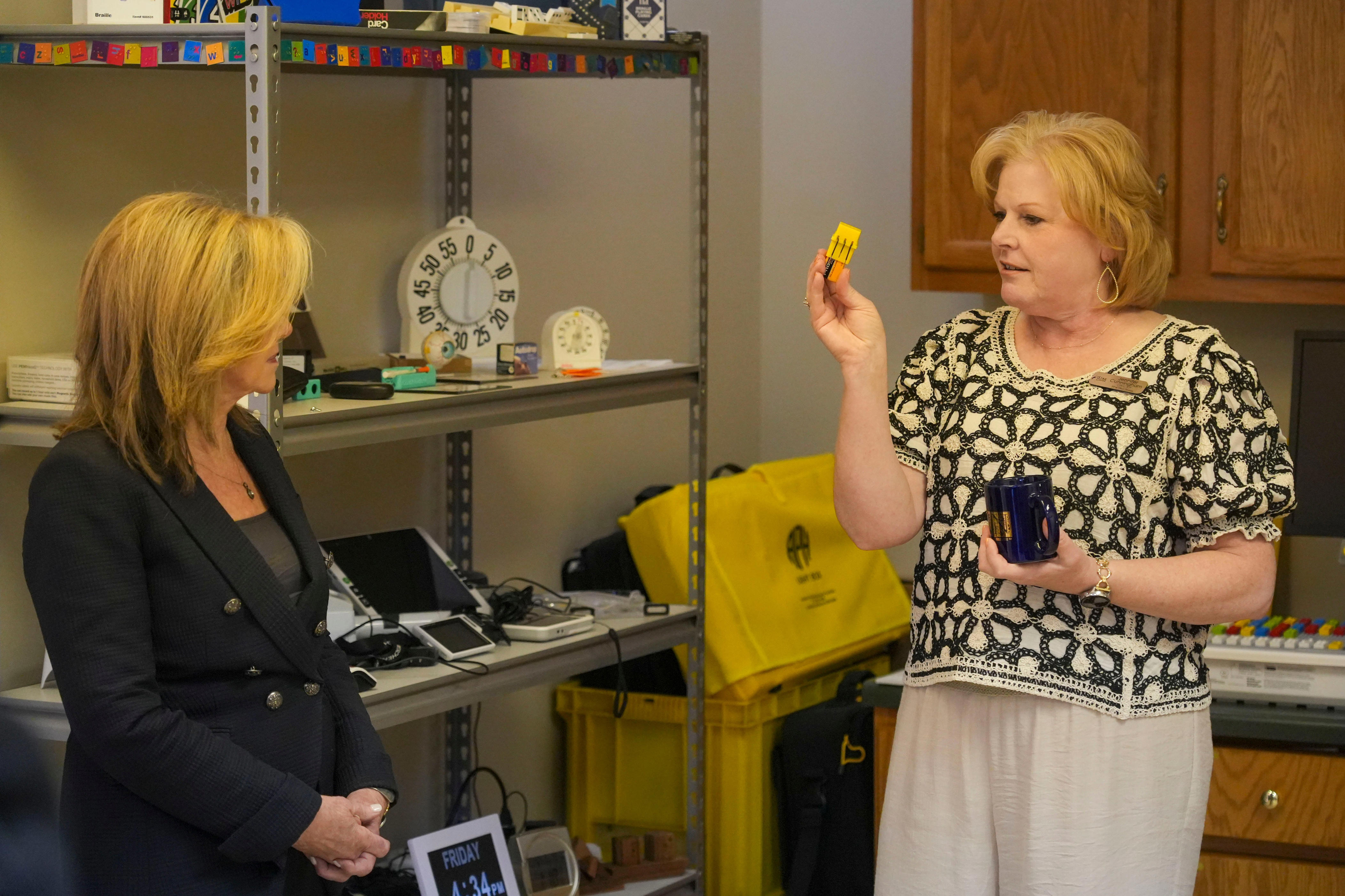 Blackburn tours STAR Center in Jackson, touts disability services