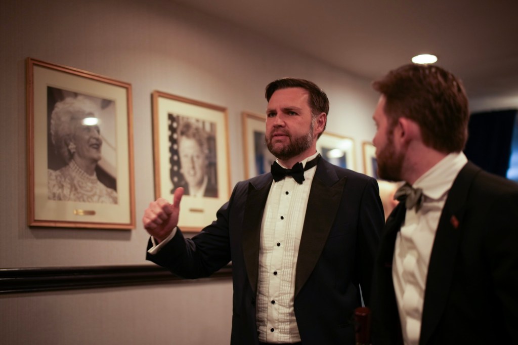 Lip reader reveals JD Vance’s panicked words during Washington shooting