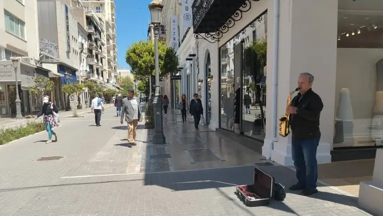 Πάτρα: Υπό διωγμόν οι πλανόδιοι μουσικοί – Νέο περιστατικό χθες στην ...