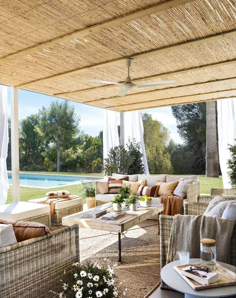 Los muebles de terraza que parecen de «casa de revista» y resisten el ...