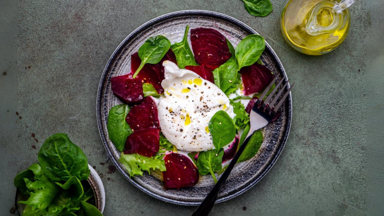 Συνταγή: Σαλάτα burrata με παντζάρια - νόστιμη και χορταστική