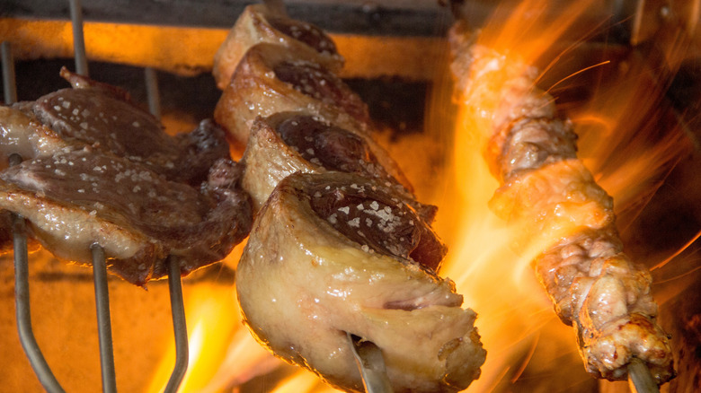 What are sweetbreads and what do they taste like?