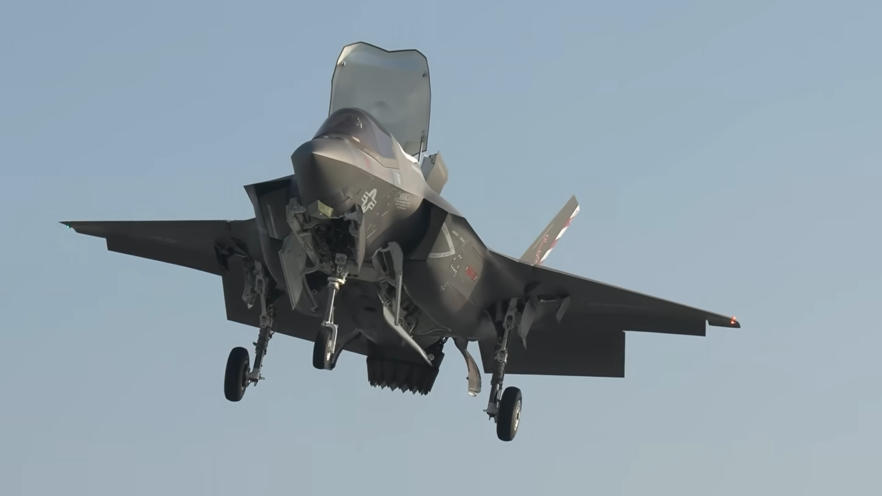 Watch this massive aircraft fly just 300 ft above mountains - "You feel ...