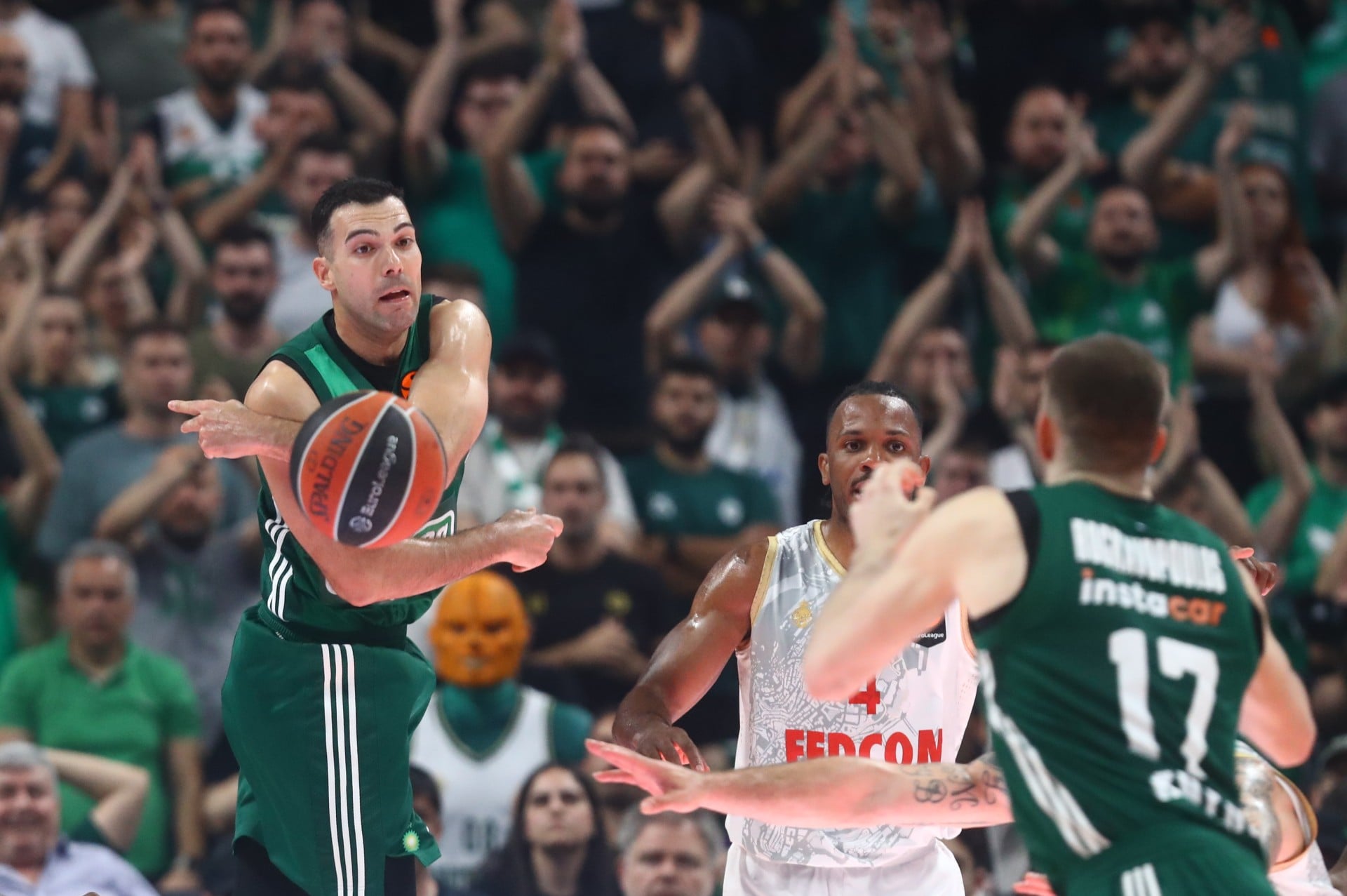 Παναθηναϊκός: Υποβλήθηκε σε αρθροσκόπηση ο Σλούκας