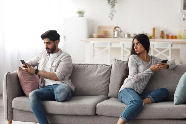 Swipe, scroll, suspect: How social media fuels relationship anxiety