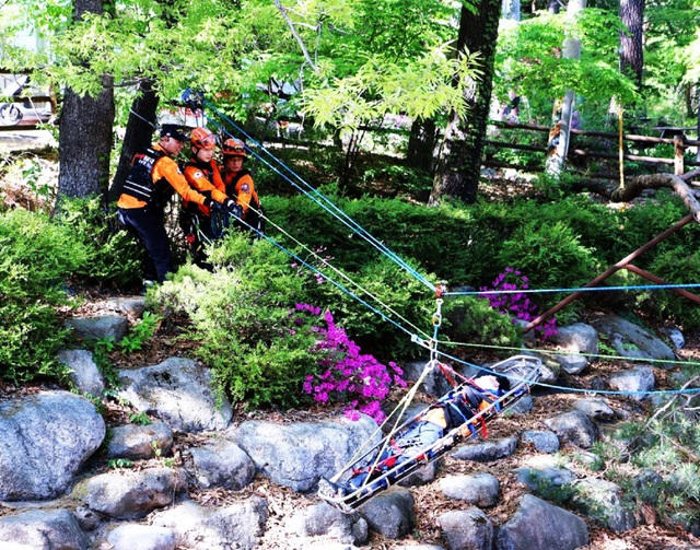 과천소방서, 관악산 산악구조 강화 위한 특별 훈련 전개