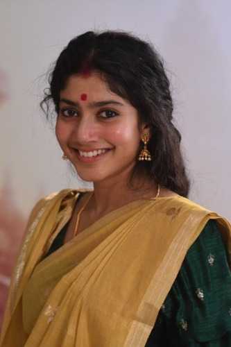 Fans sceptical of Sai Pallavi in Ramayana after hearing her 'broken ...