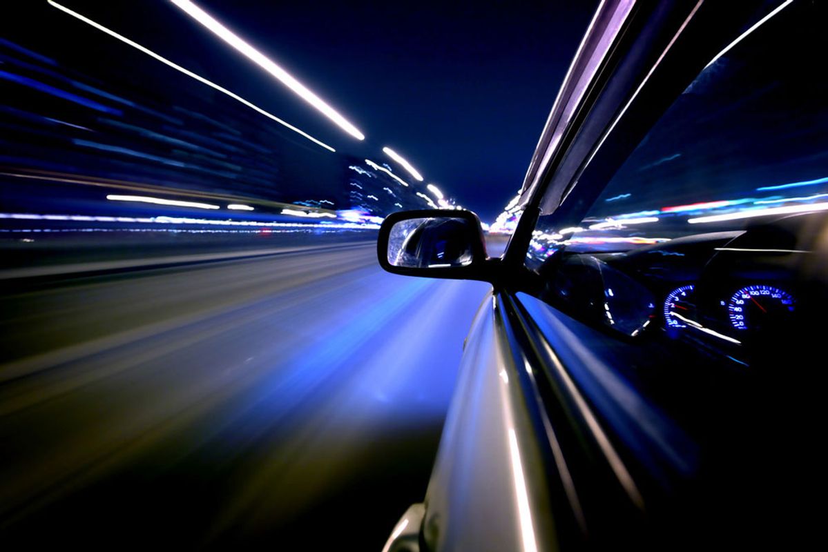 Stark alkoholisierter Autolenker raste mit 175 km/h durchs Zillertal