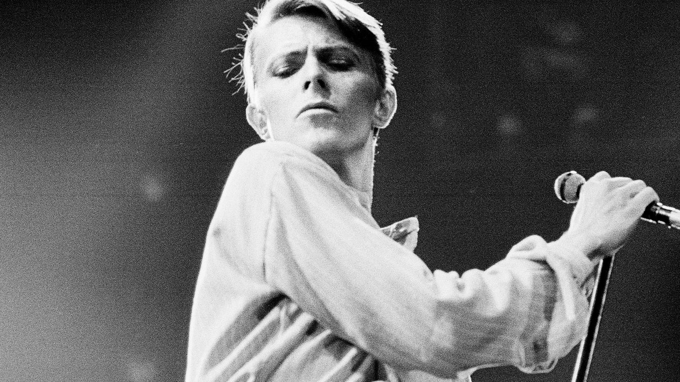 Une exposition londonienne célèbre David Bowie en tant qu’artiste et ...
