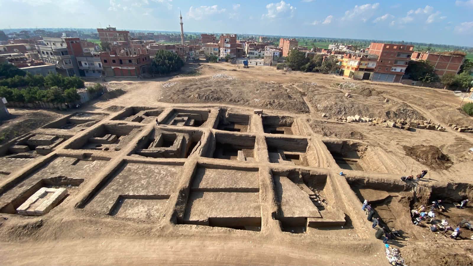 Giant statue of ‘king of kings’ Rameses II unearthed in Egypt