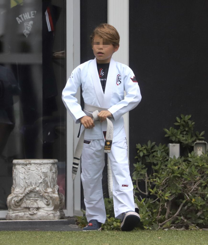 El momento 'Karate Kid' de Nicholas, Lucy y Mary, hijos de Anna ...