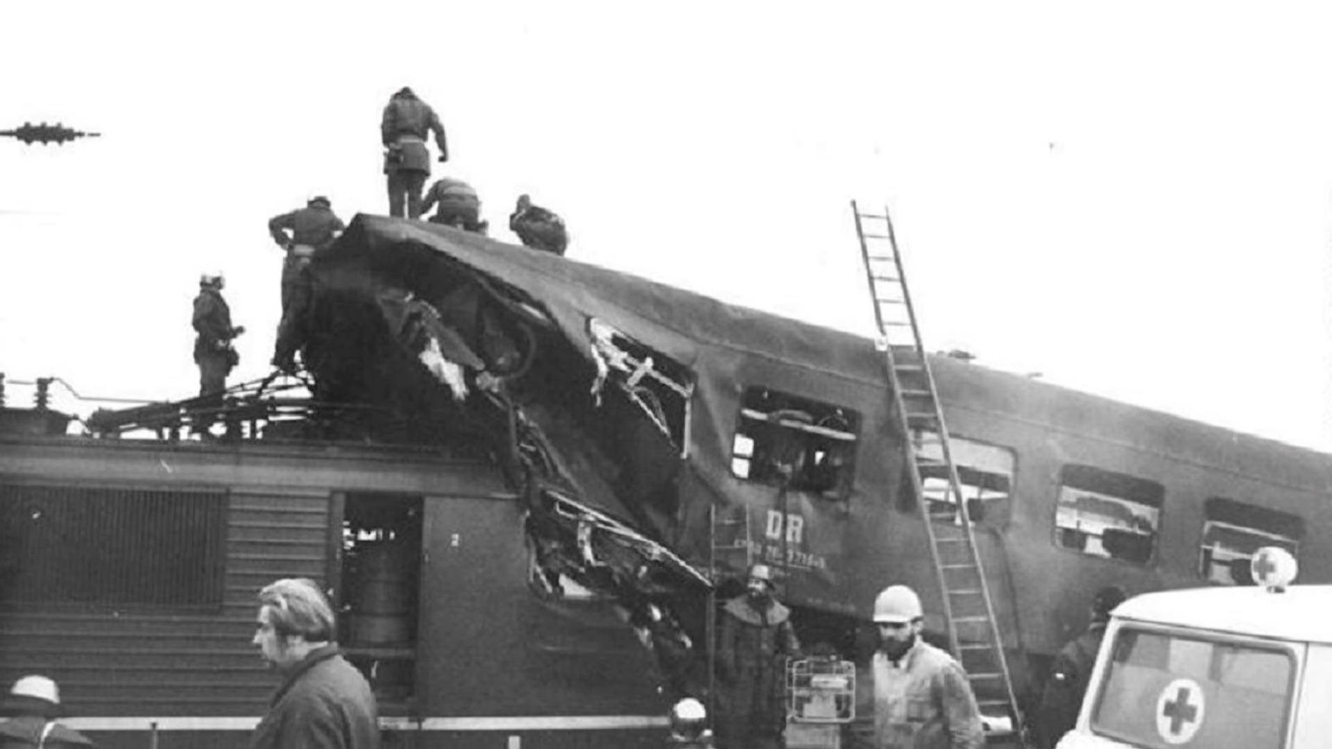 A wall of fog… then a train appears out of nowhere