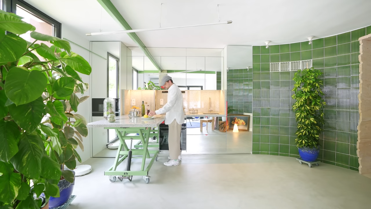 How this 645 sqft Spanish apartment adapts to a multi-generational family