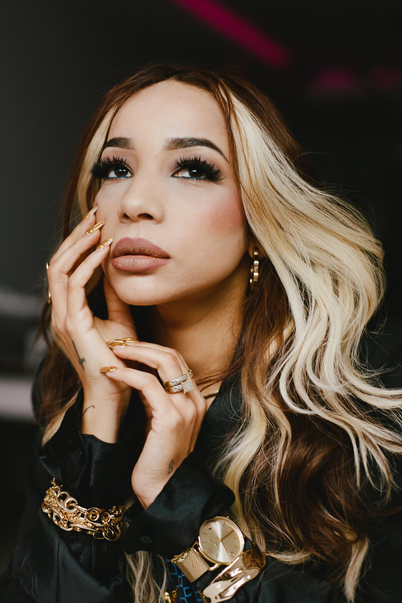 La manicurista de la alfombra roja