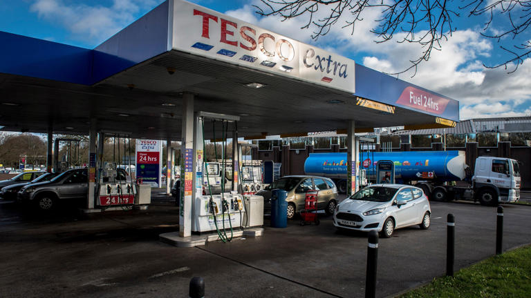 Drivers to be offered cashback on fuel thanks to Barclays and Tesco ...