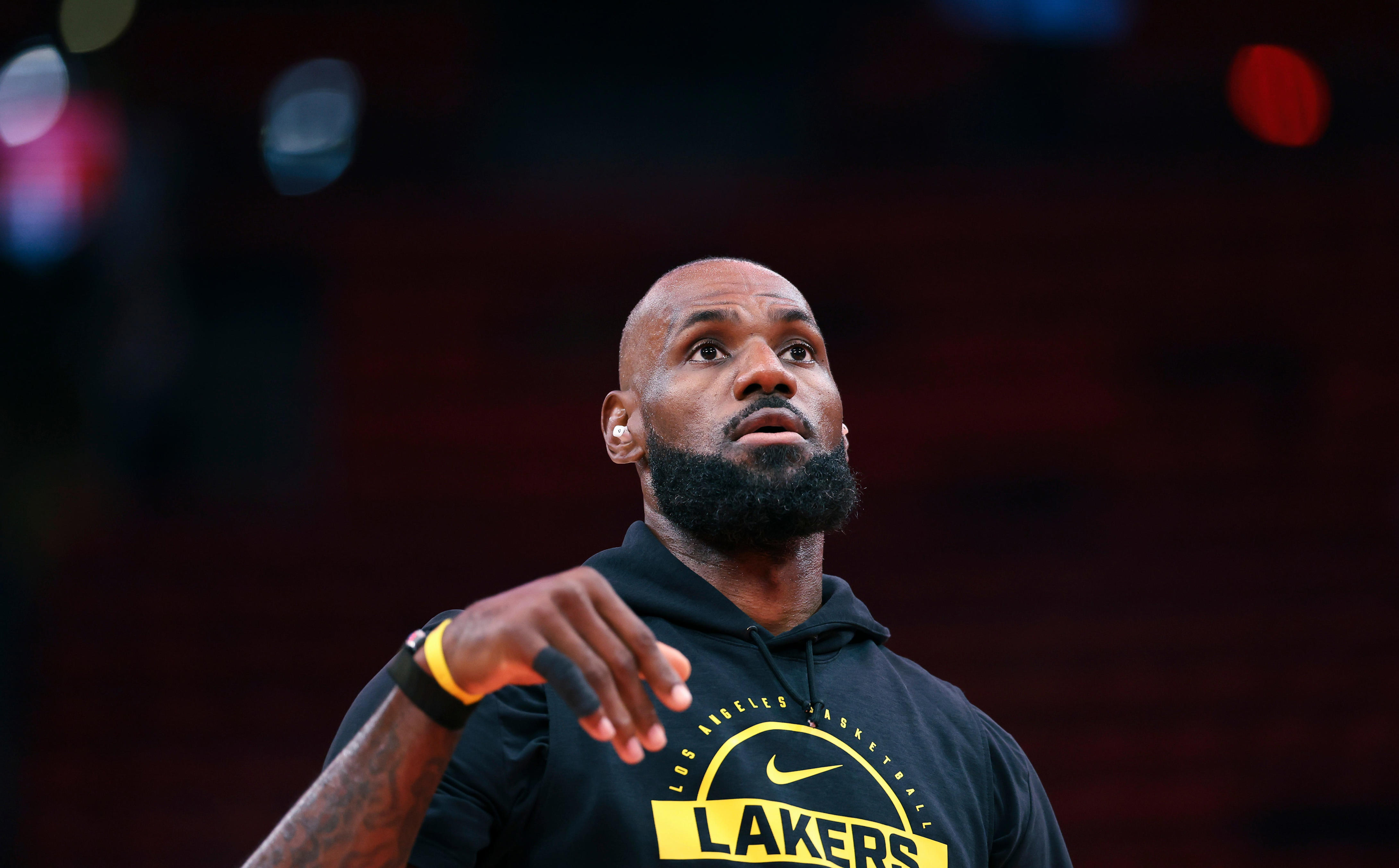 Ron Harper throws shade at LeBron James after latest accomplishment