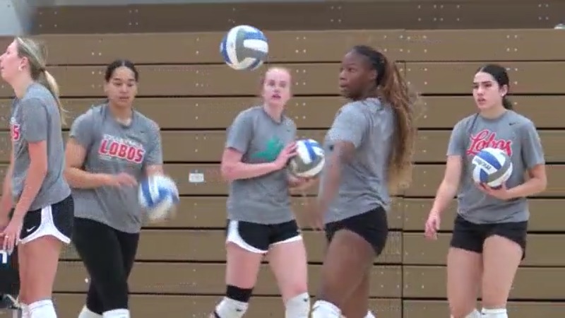UNM volleyball holds sendoff open practice at The Pit
