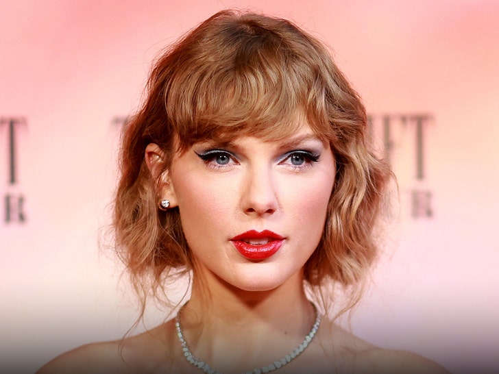 Taylor Swift reveals when she gets weirded out by fans