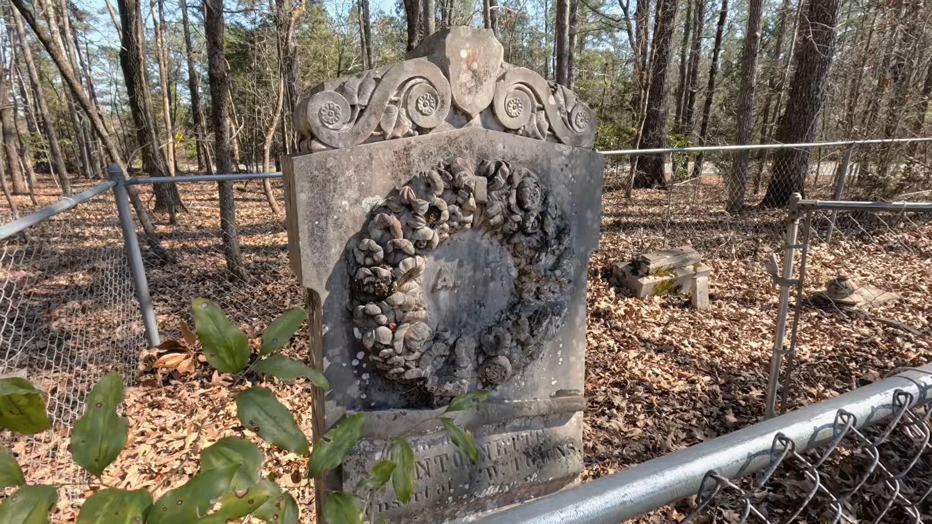 They explored a beautiful old southern cemetery — then found the slave ...