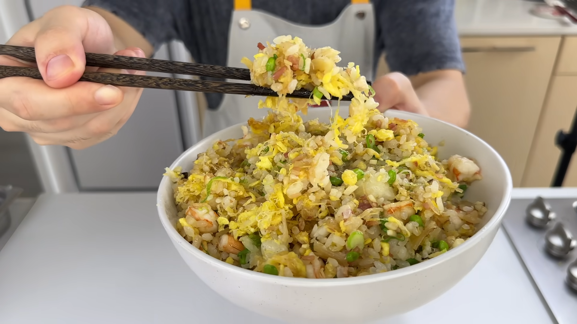 How to make homemade egg fried rice: easy recipe