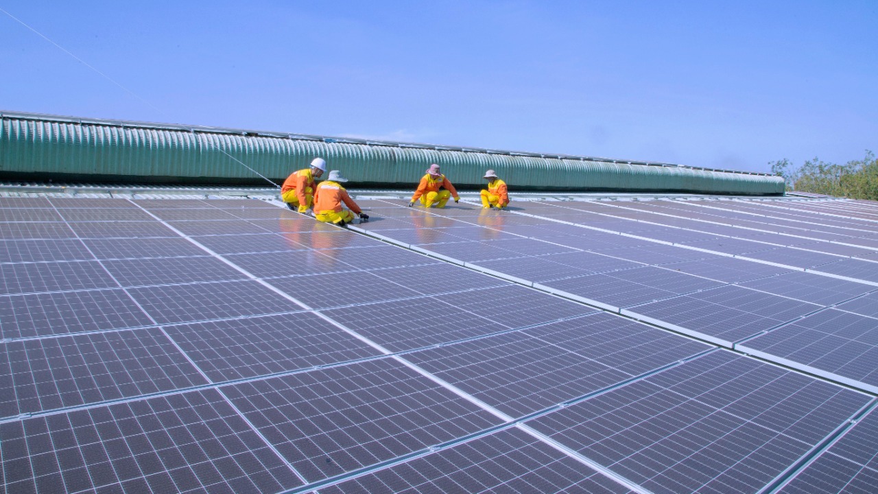 US towns block solar projects over health fears—despite no evidence