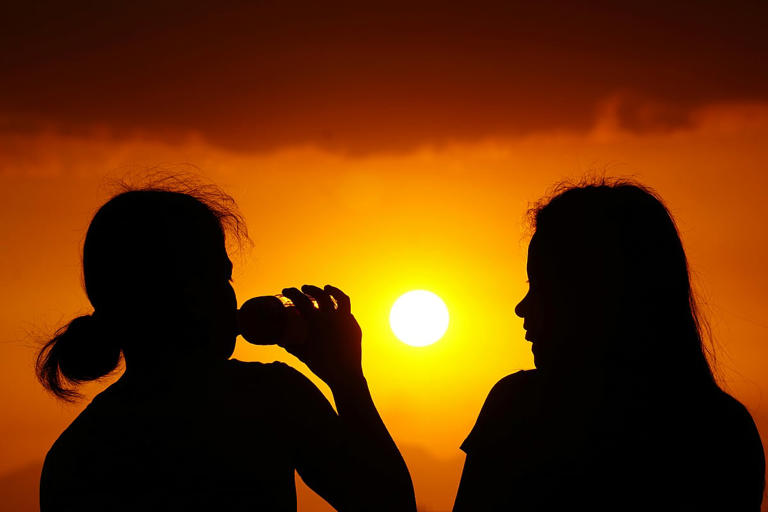 India heatwave alert 2026: Govt issues emergency warning; here's what ...