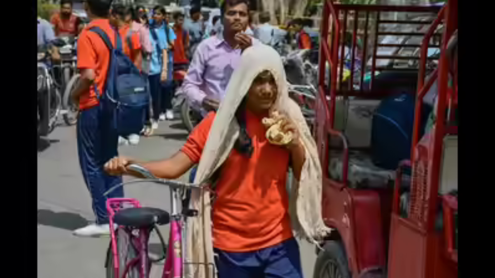 Essential dos and don’ts for daily commuters to stay safe