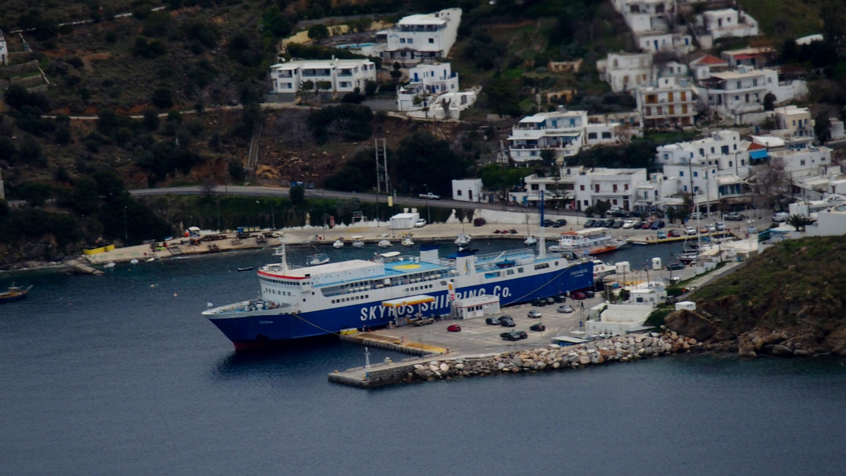 Μη πόσιμο το νερό στη Σκύρο - Διαρροή πετρελαίου σε αντλία υδροδότησης