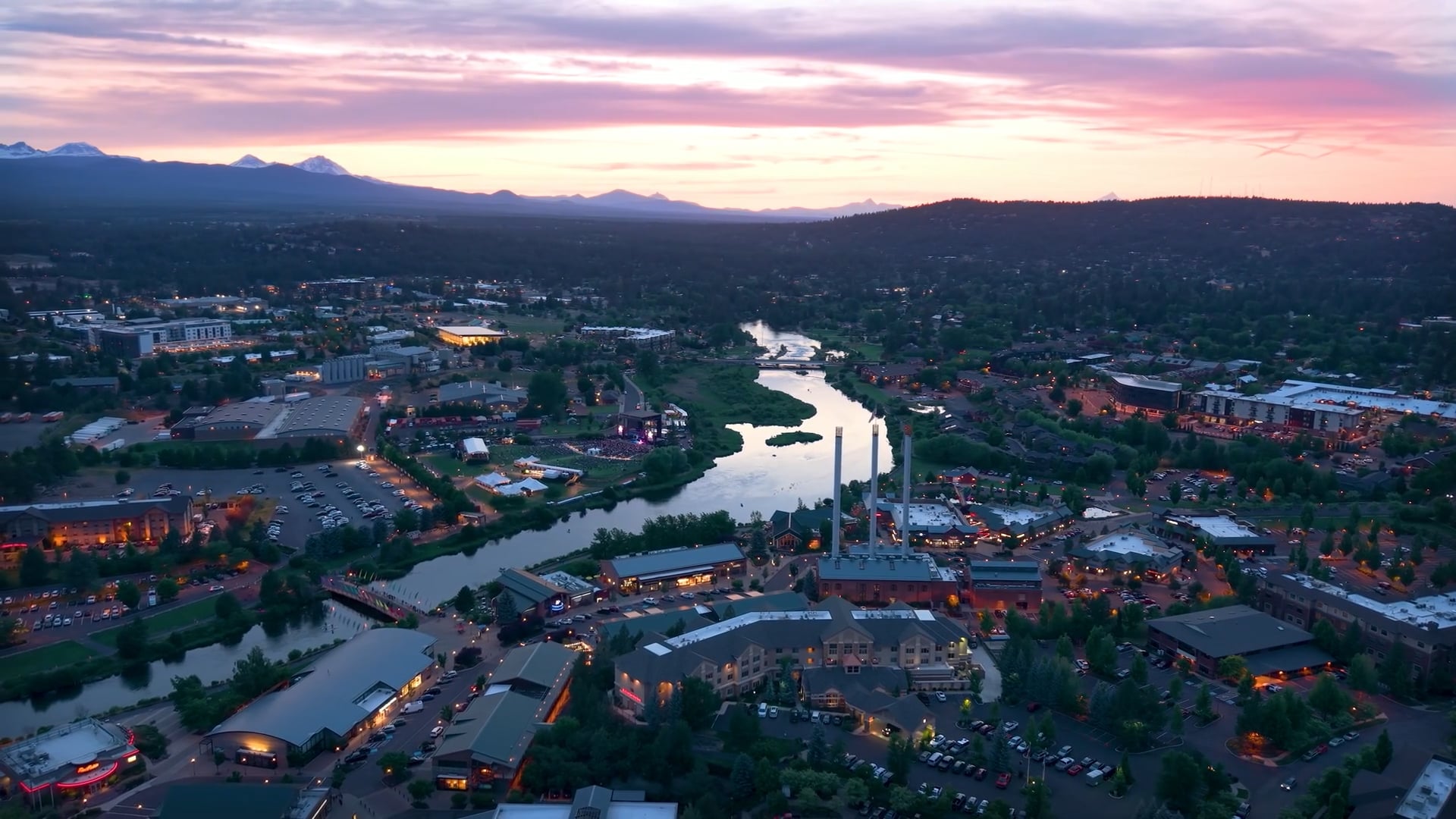 Bend, Oregon: Stunning drone flight to Drake Park and beyond