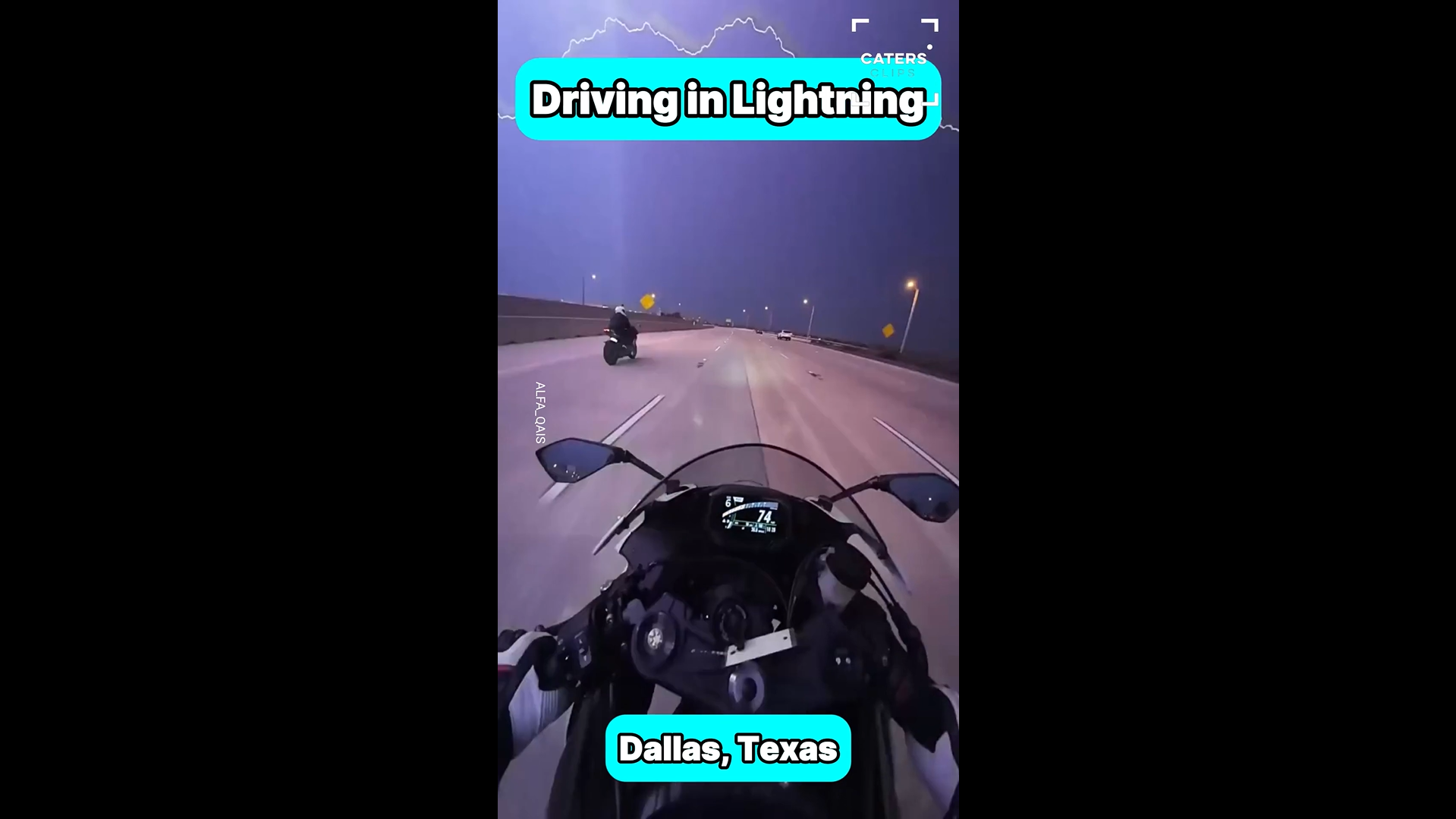 Motorcyclist rides through lightning storm in Dallas in dramatic scene