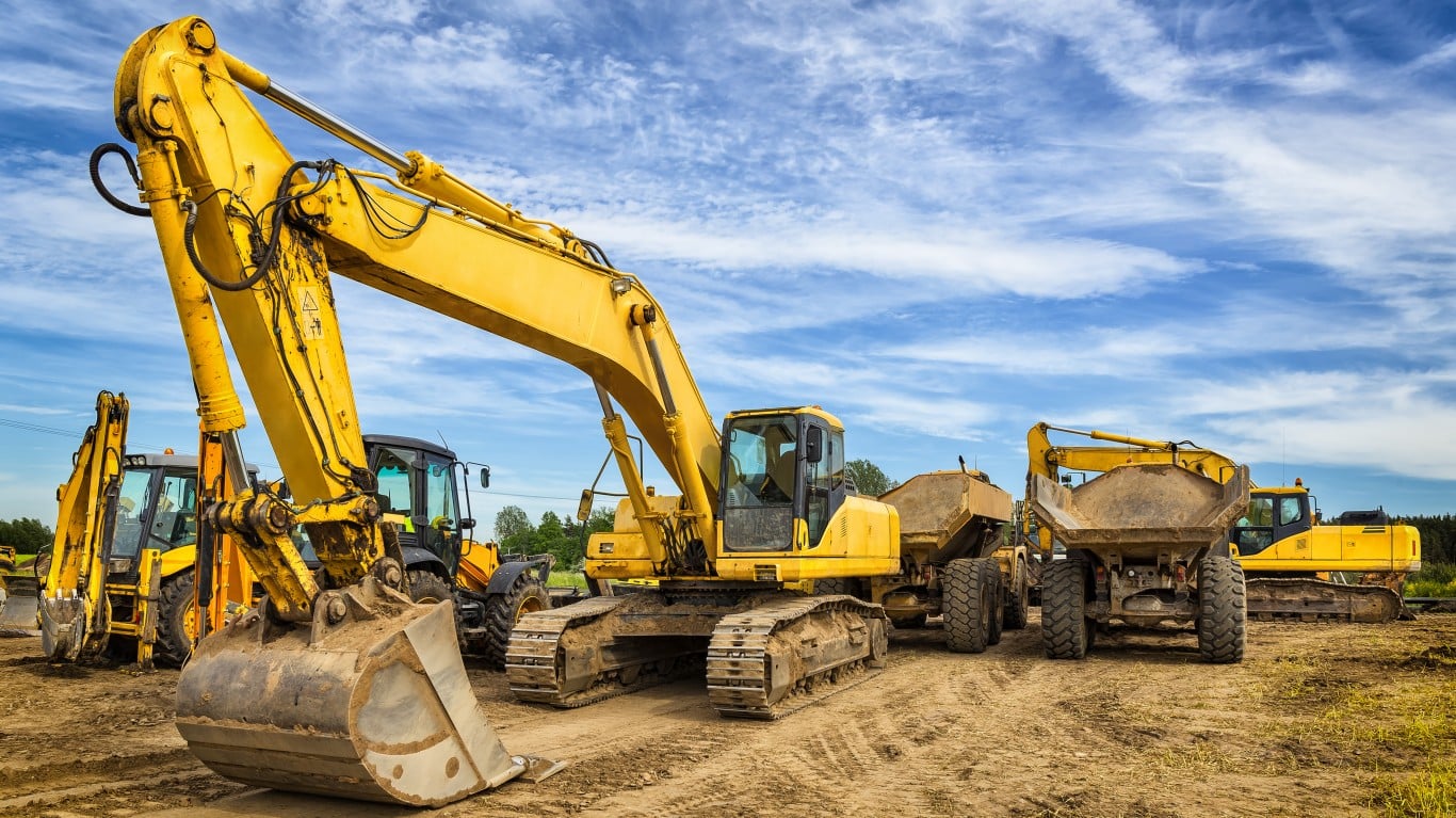 Caterpillar and Deere hit opposite cycle peaks: One rides momentum, one ...