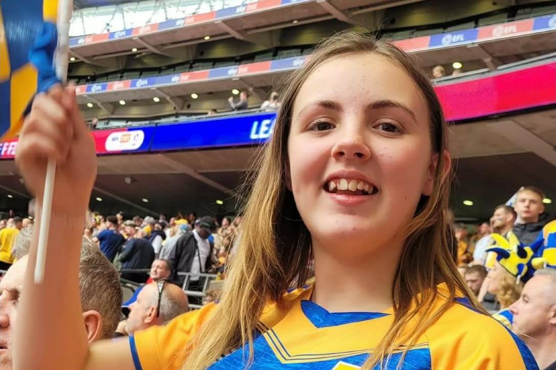 Mansfield Town pay tribute to lifelong Stags supporter, 17, killed in crash