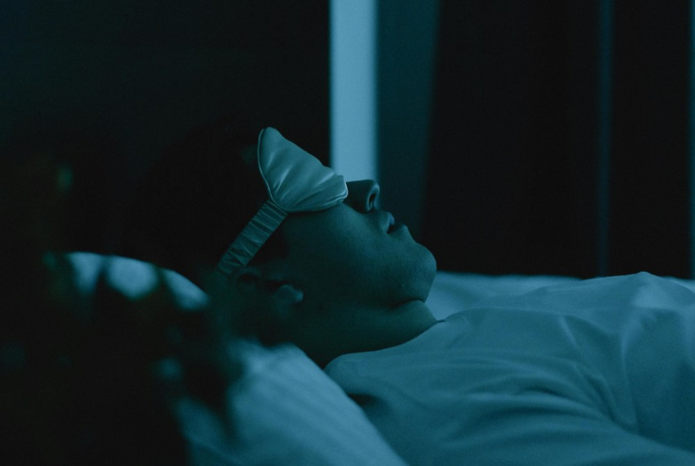 Six-second sleep therapy: Between benefits and risks