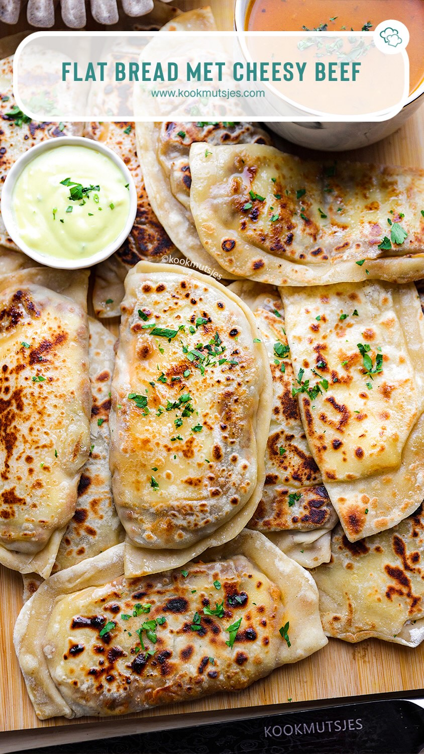 Flatbread met kaas en gehakt